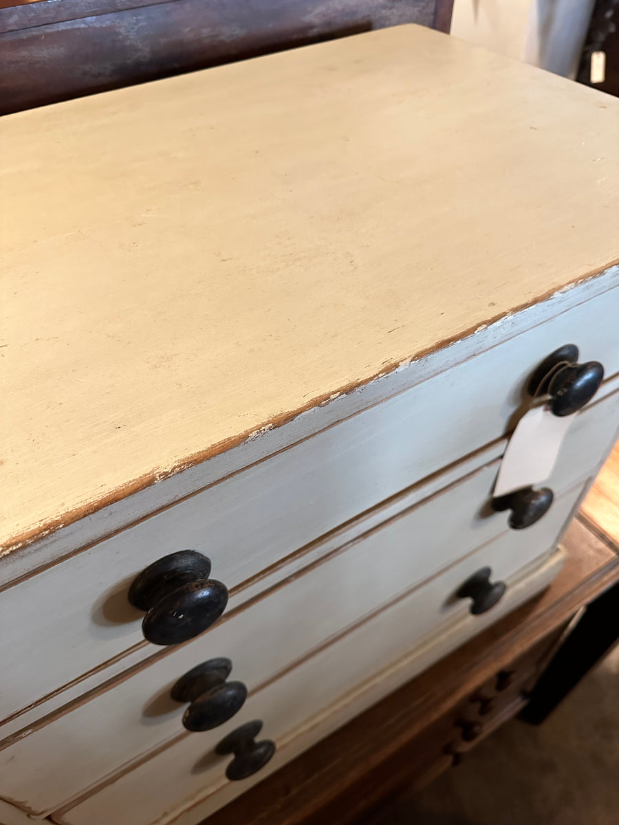 Small Painted Chest – McIntosh Cottage Antiques