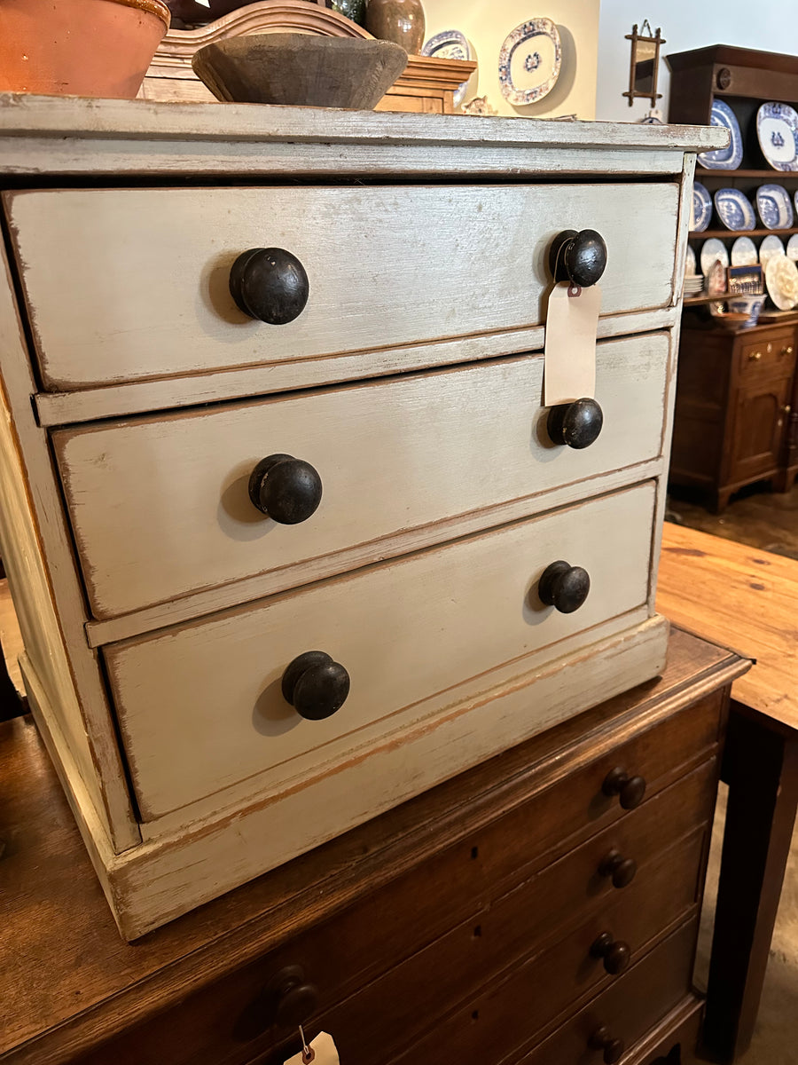Small Painted Chest – McIntosh Cottage Antiques